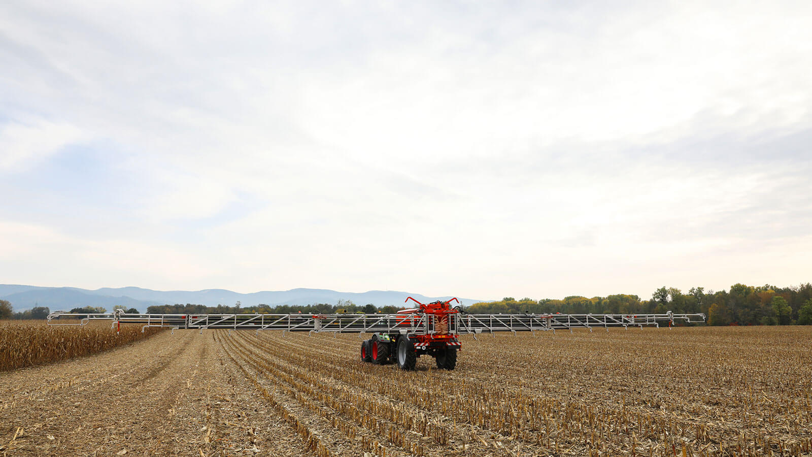 Trailed Boom Spreaders | KUHN