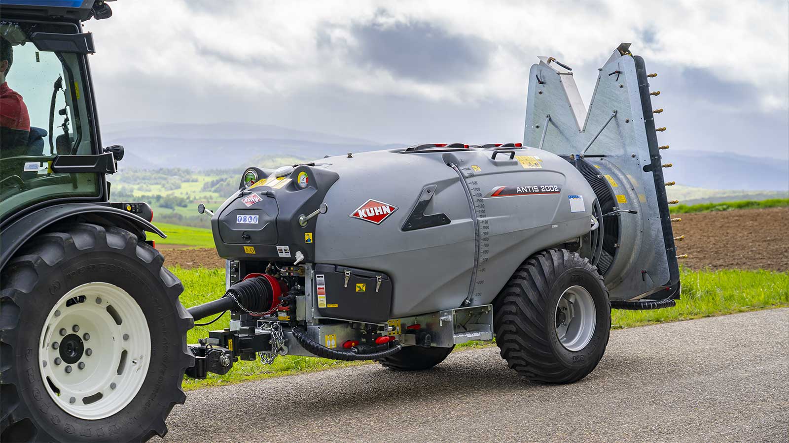 Excellence and precision, ANTIS 2 vineyard orchard sprayer | KUHN