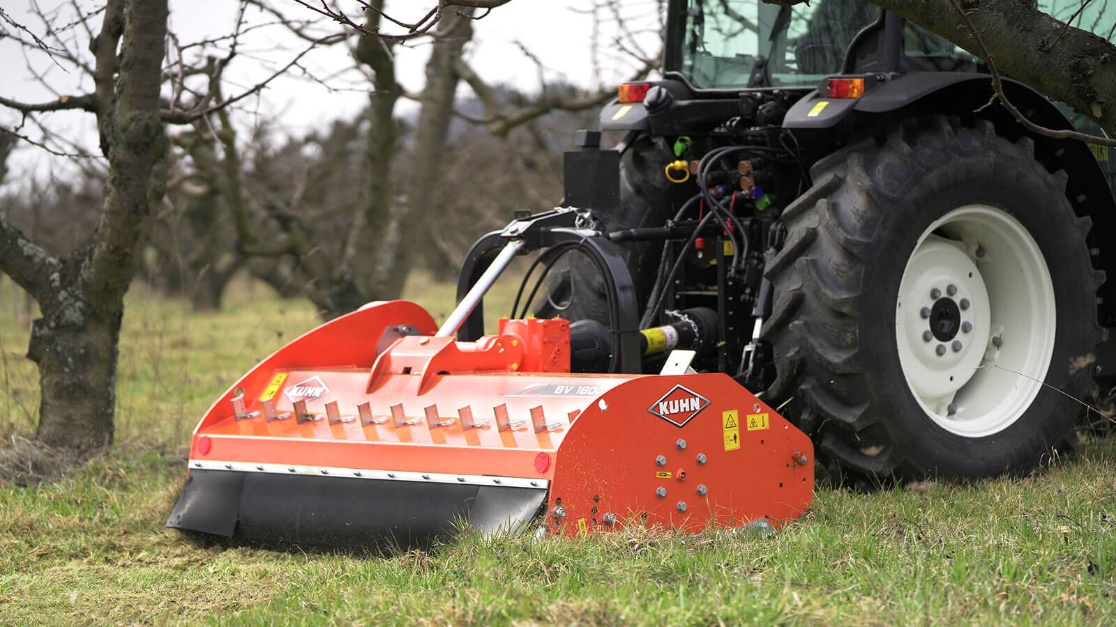 Orchard and Vineyard Flail Mowers BV 1000 - BVR 1000 | KUHN