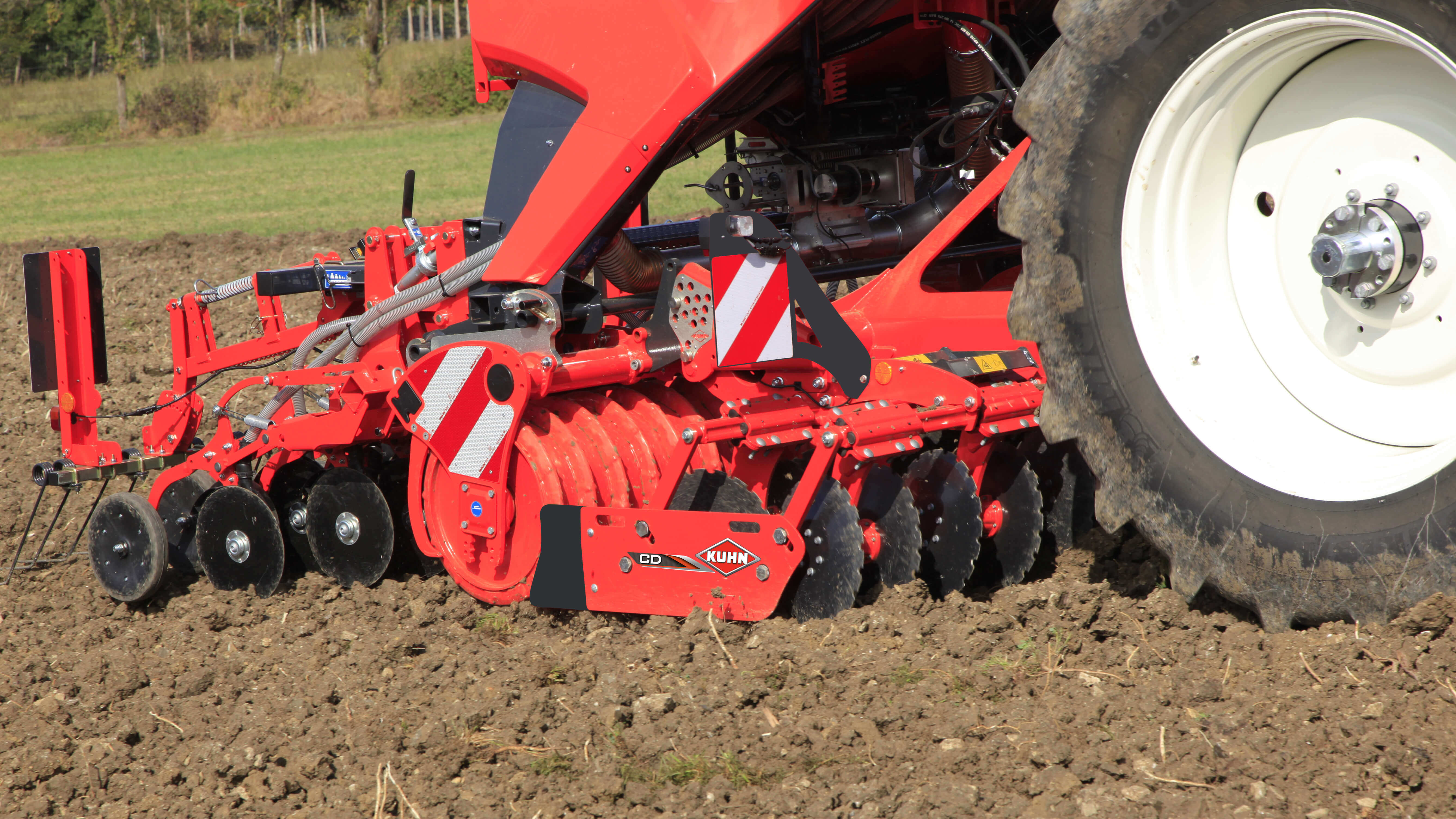 Integrated disc-tine cultivator CD 1000 | KUHN