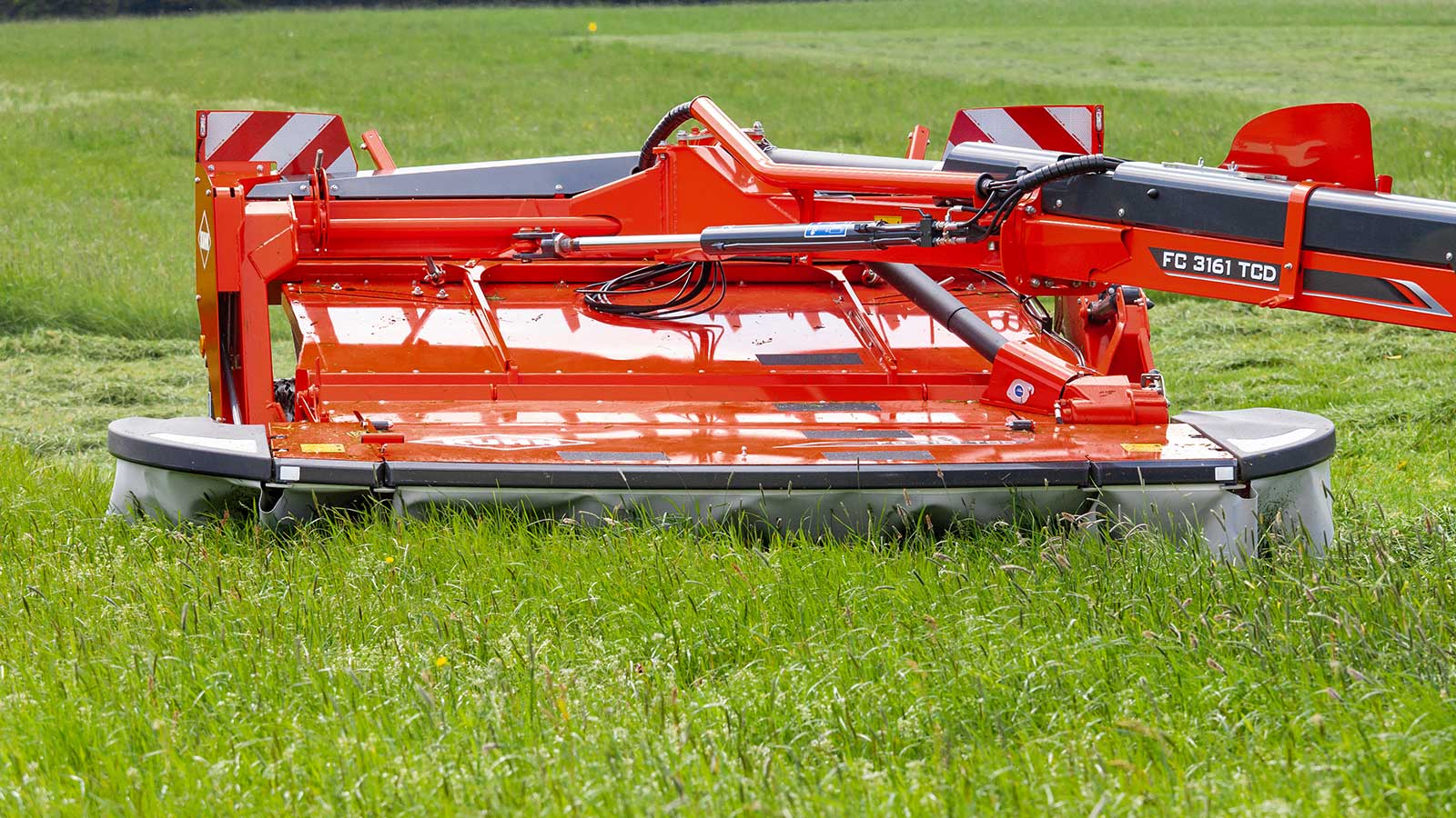 Trailed Centre Pivot Mower Conditioners | KUHN