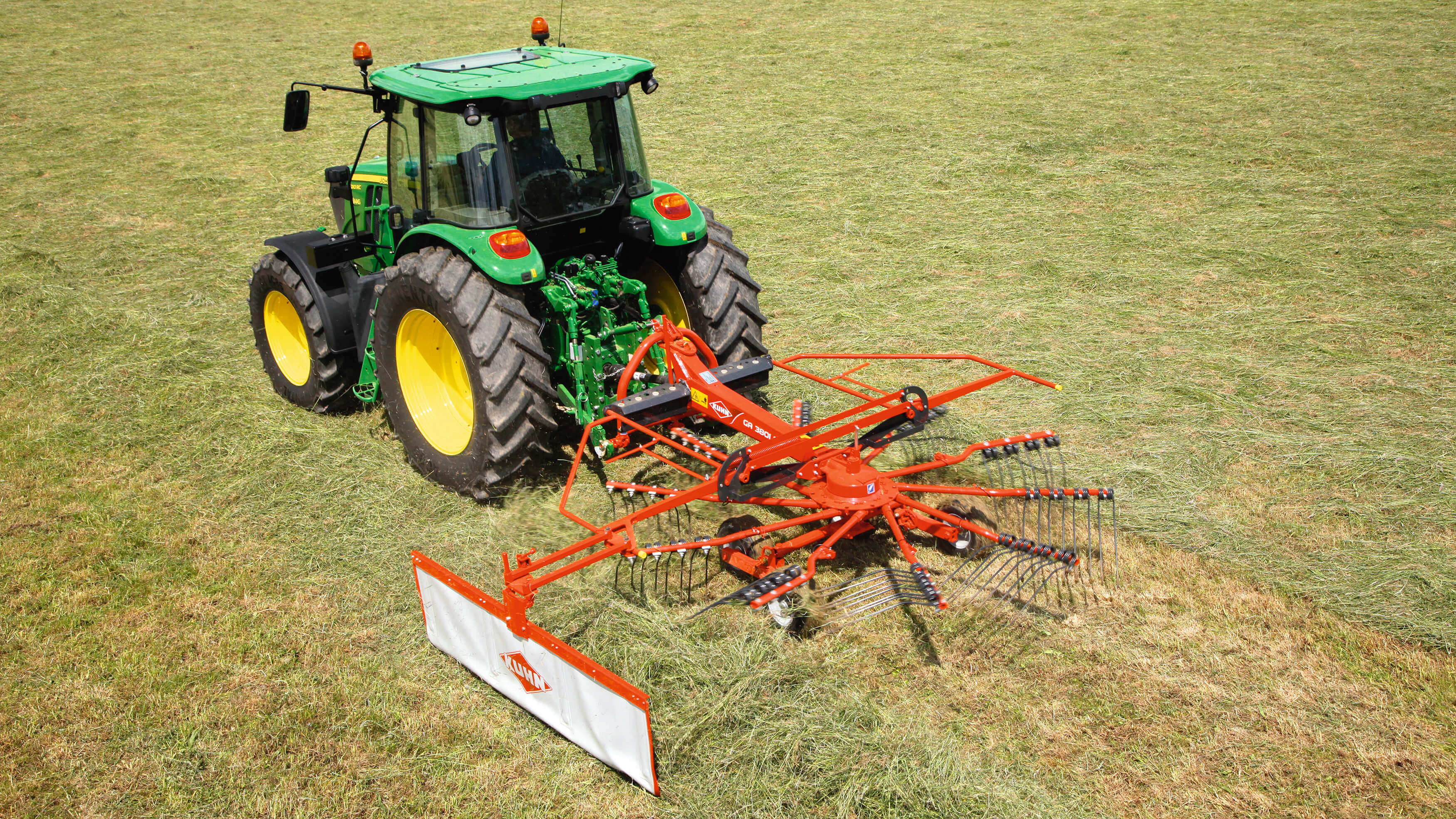 Single rotor rakes GA 300/1001 GM | KUHN