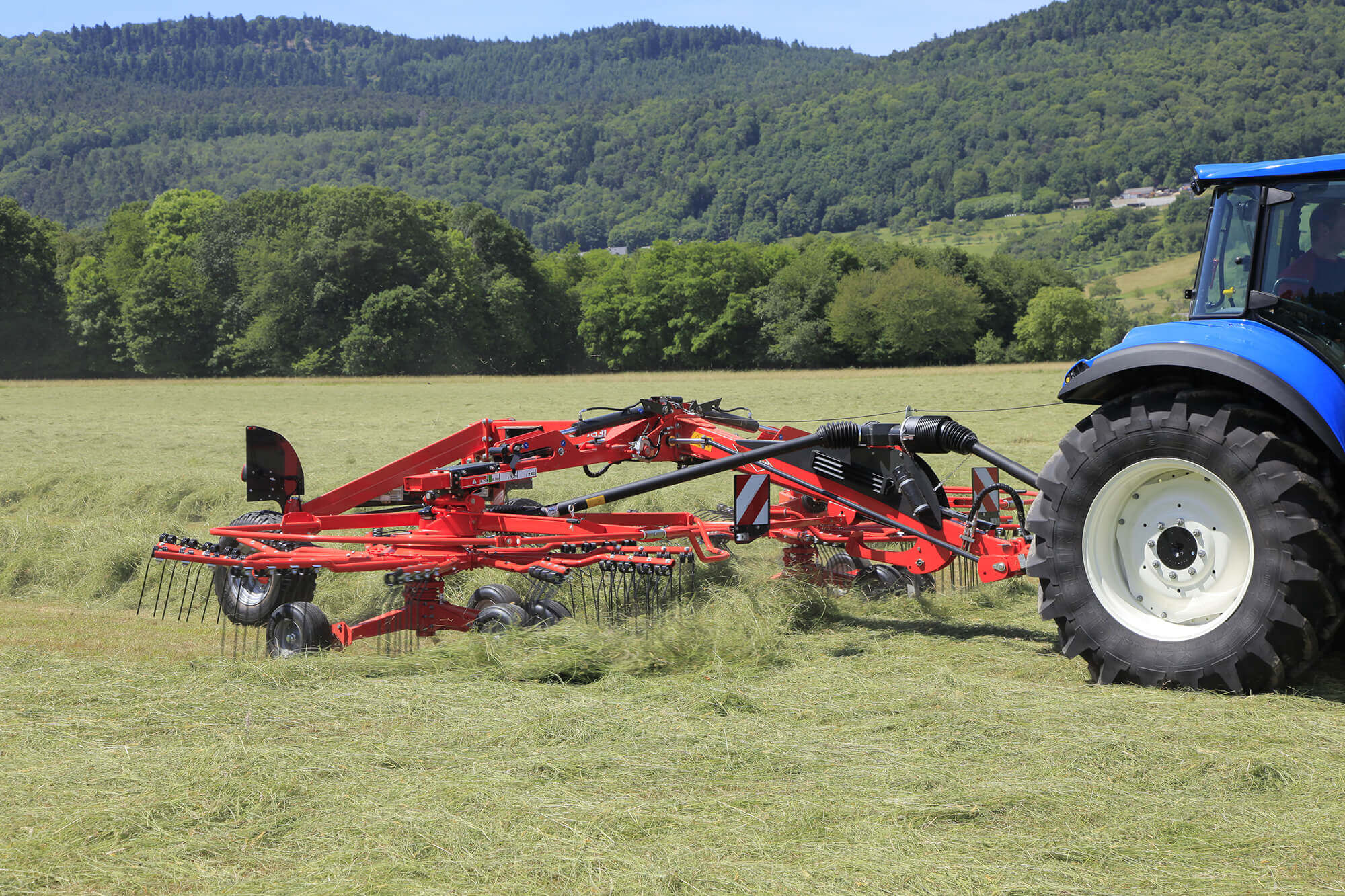 Twin-rotor rakes GA 1031 | KUHN