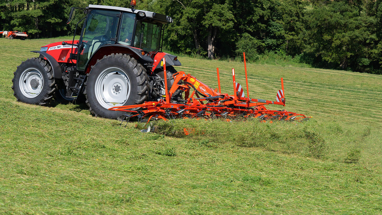 Mounted Tedders | KUHN