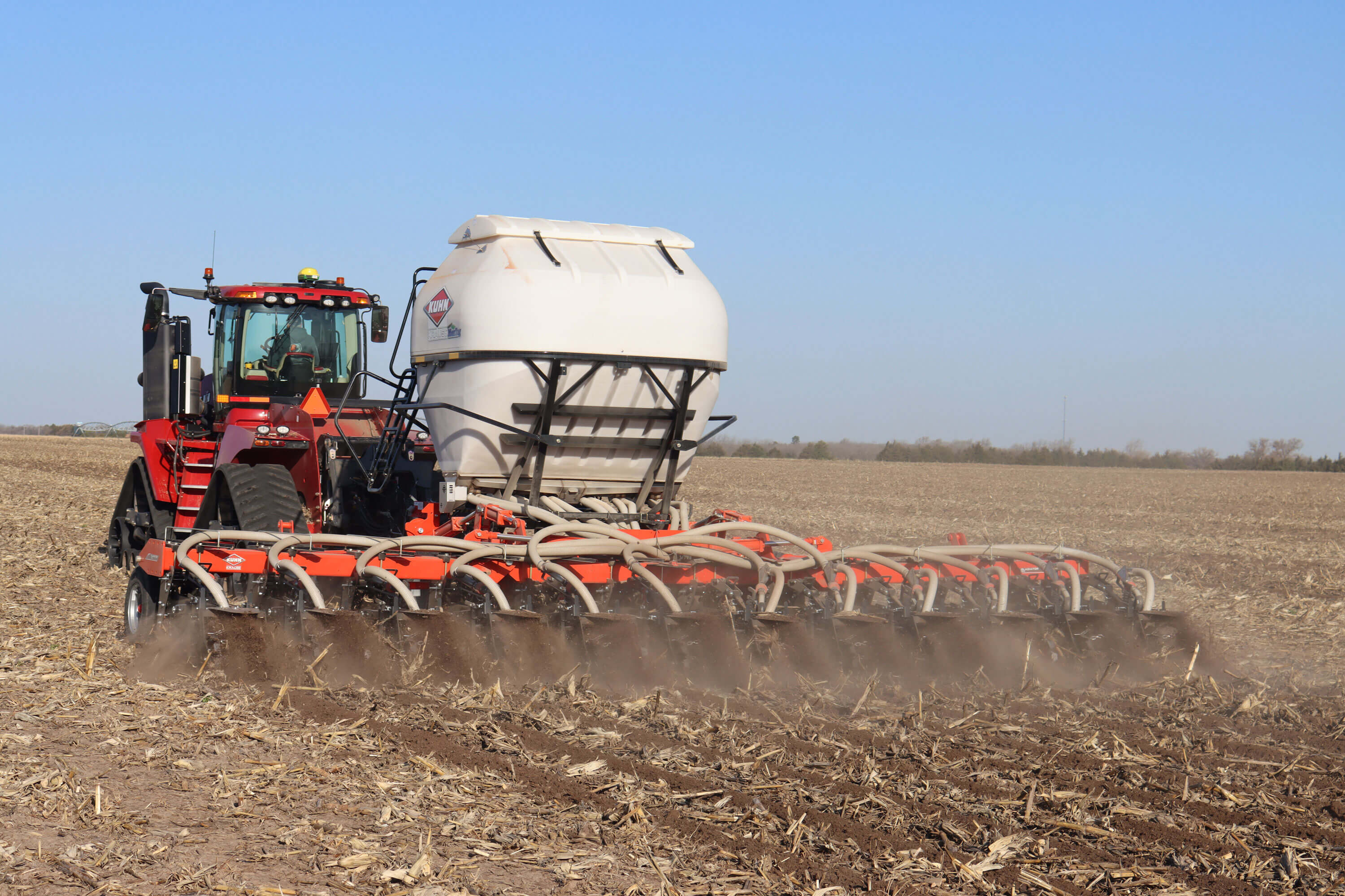 GLADIATOR 1210 Strip-Tillage System | KUHN