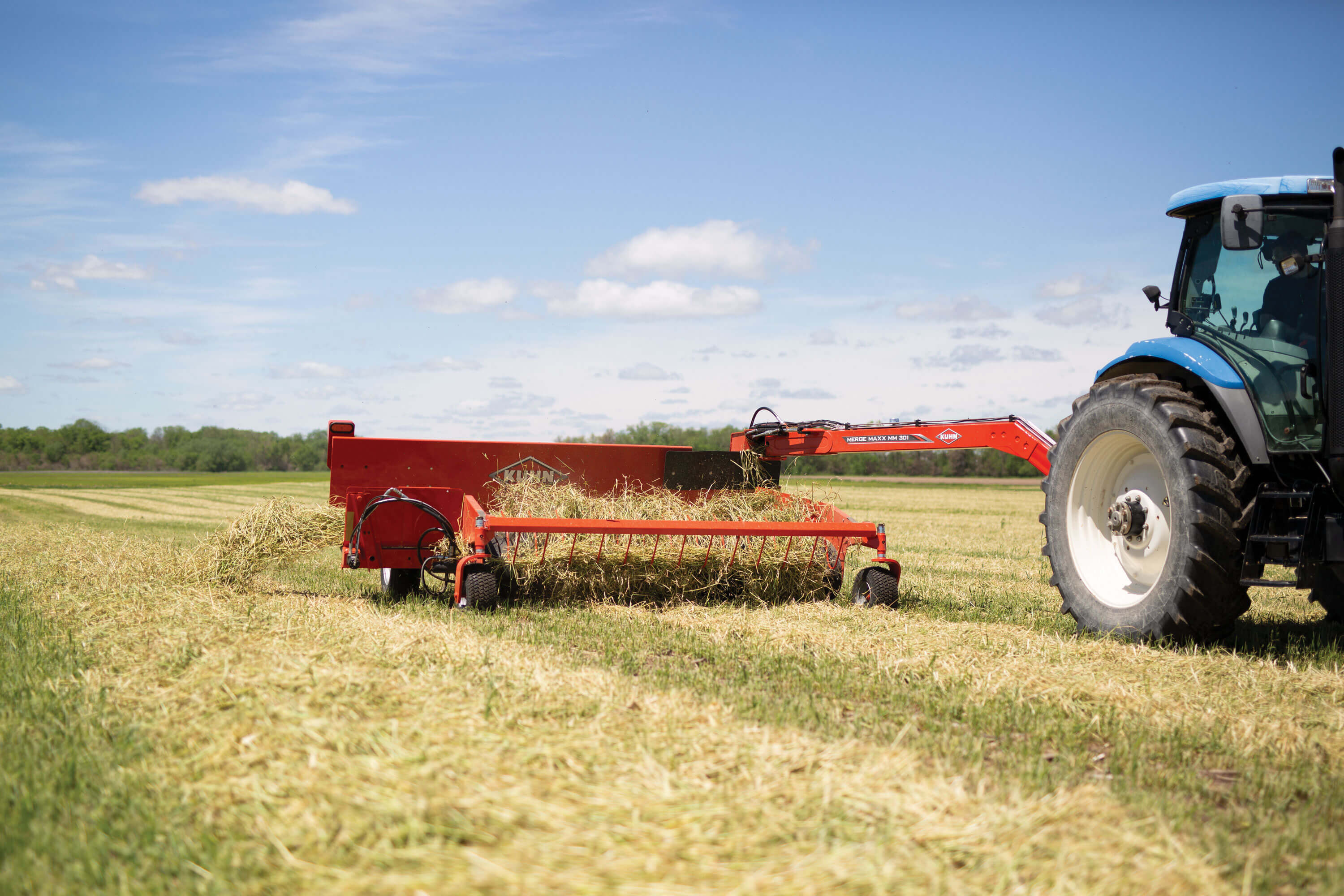 MERGE MAXX 301 Hay Merger | KUHN
