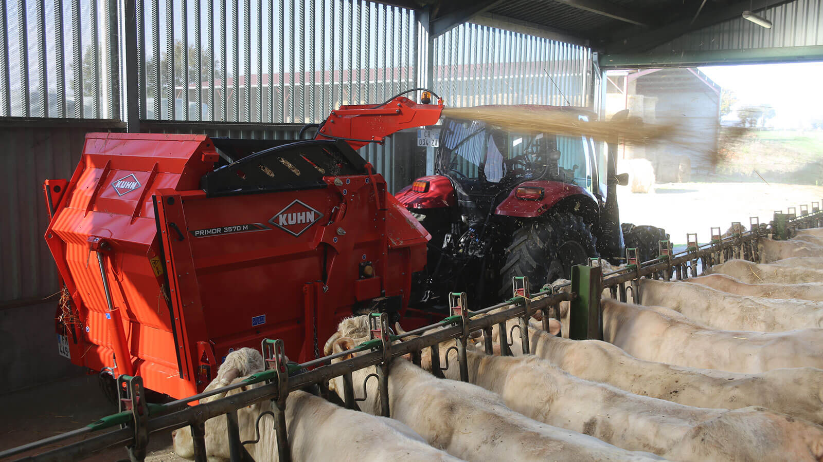 Straw blower and feeder PRIMOR 3570 M | KUHN