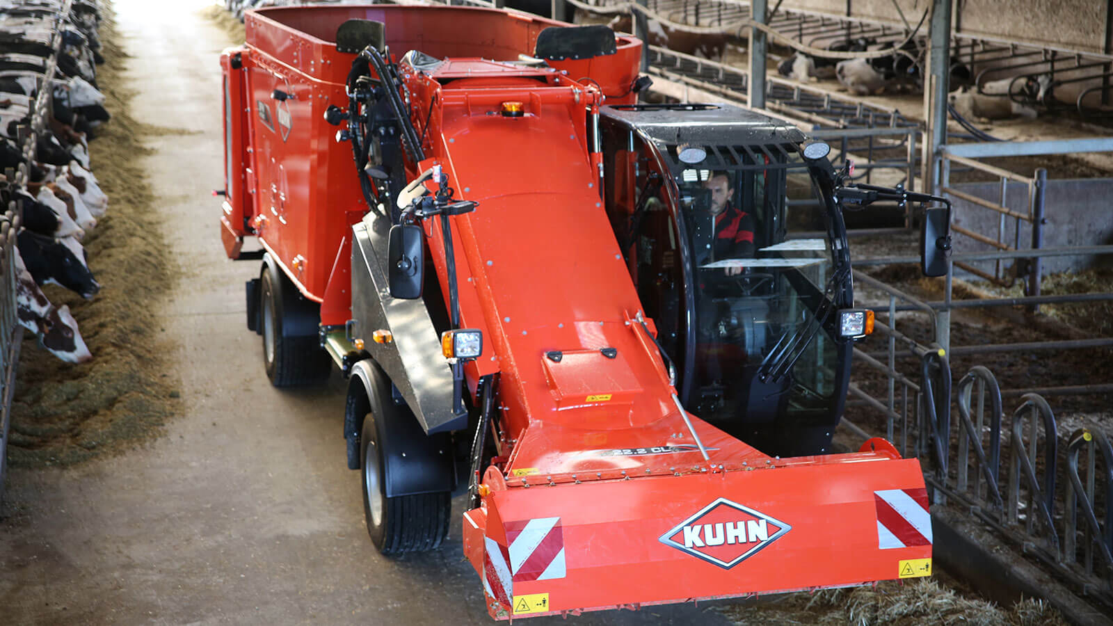 Twin Auger Self-Propelled TMR Mixers | KUHN