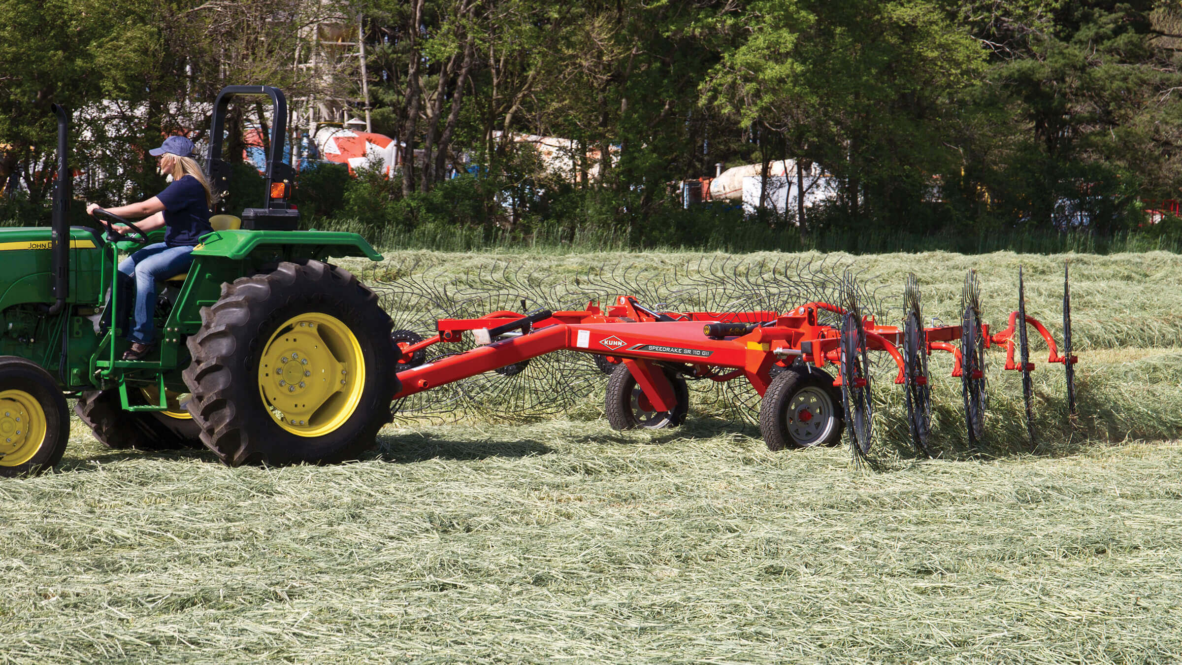 KUHN SR 100 Series SpeedRake Wheel Rakes | KUHN