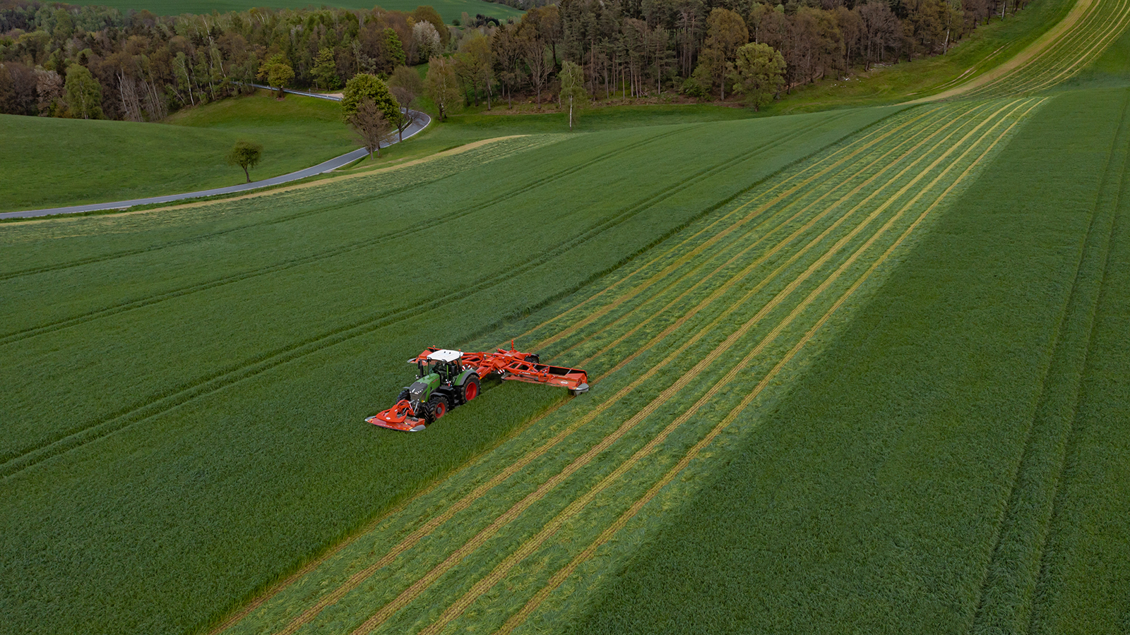 Trailed Triple Mower Conditioners | KUHN